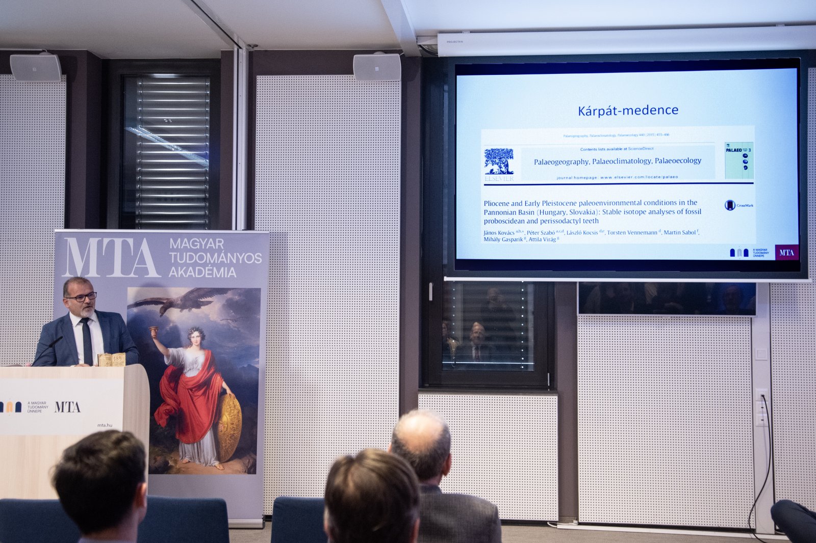 Dr. Kovács János tartott előadást az MTA Magyar Tudomány Ünnepe alkalmából | Hírek | PTE TTK