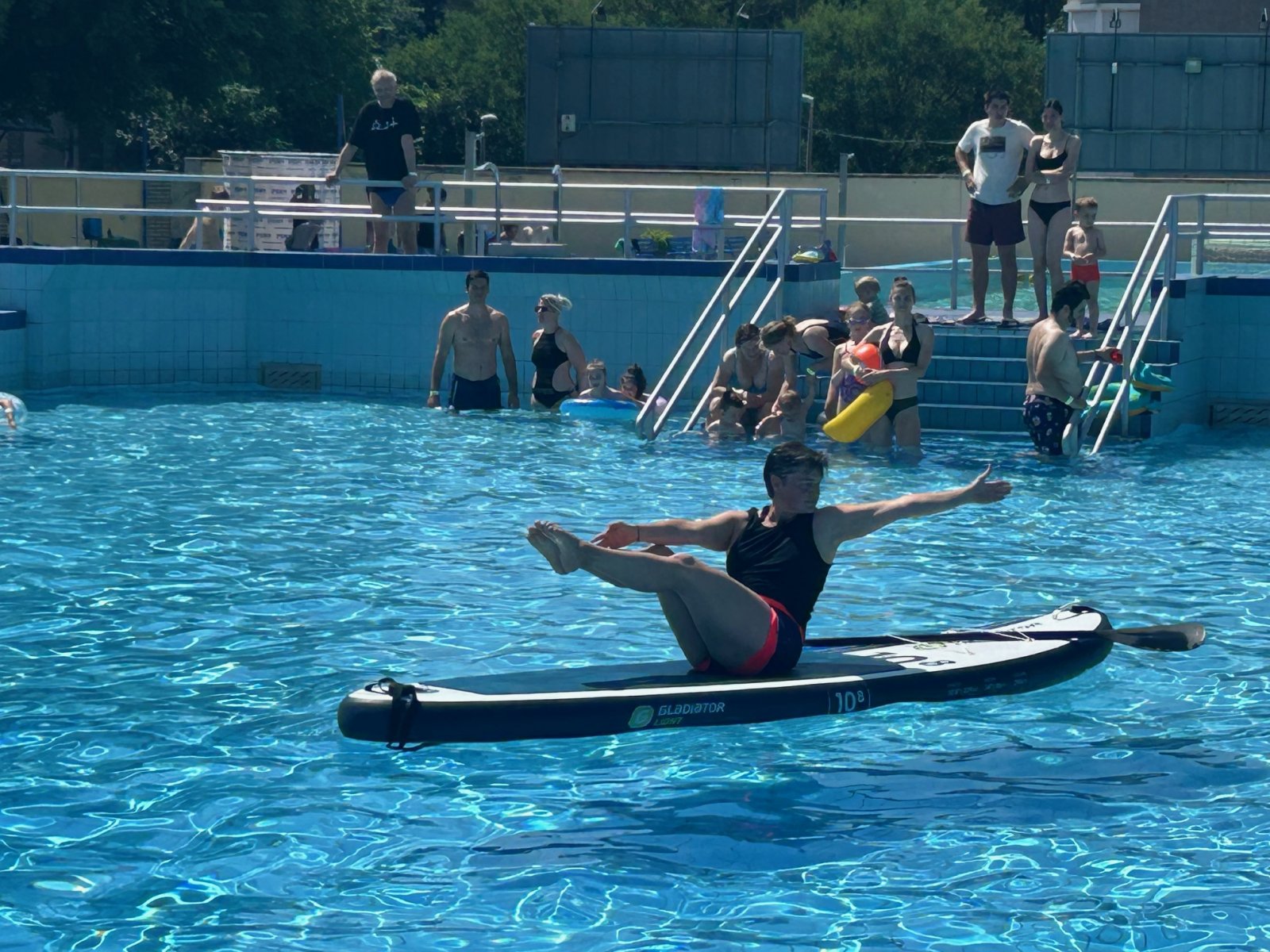 PTE vízi sportnapon jártak kollégáink a pécsi Hullámfürdőben | Hírek | PTE TTK